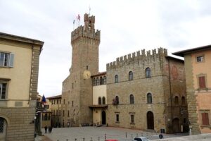 Arezzo Travel Guide 2026: Best Things to Do in Tuscany's Historic City.